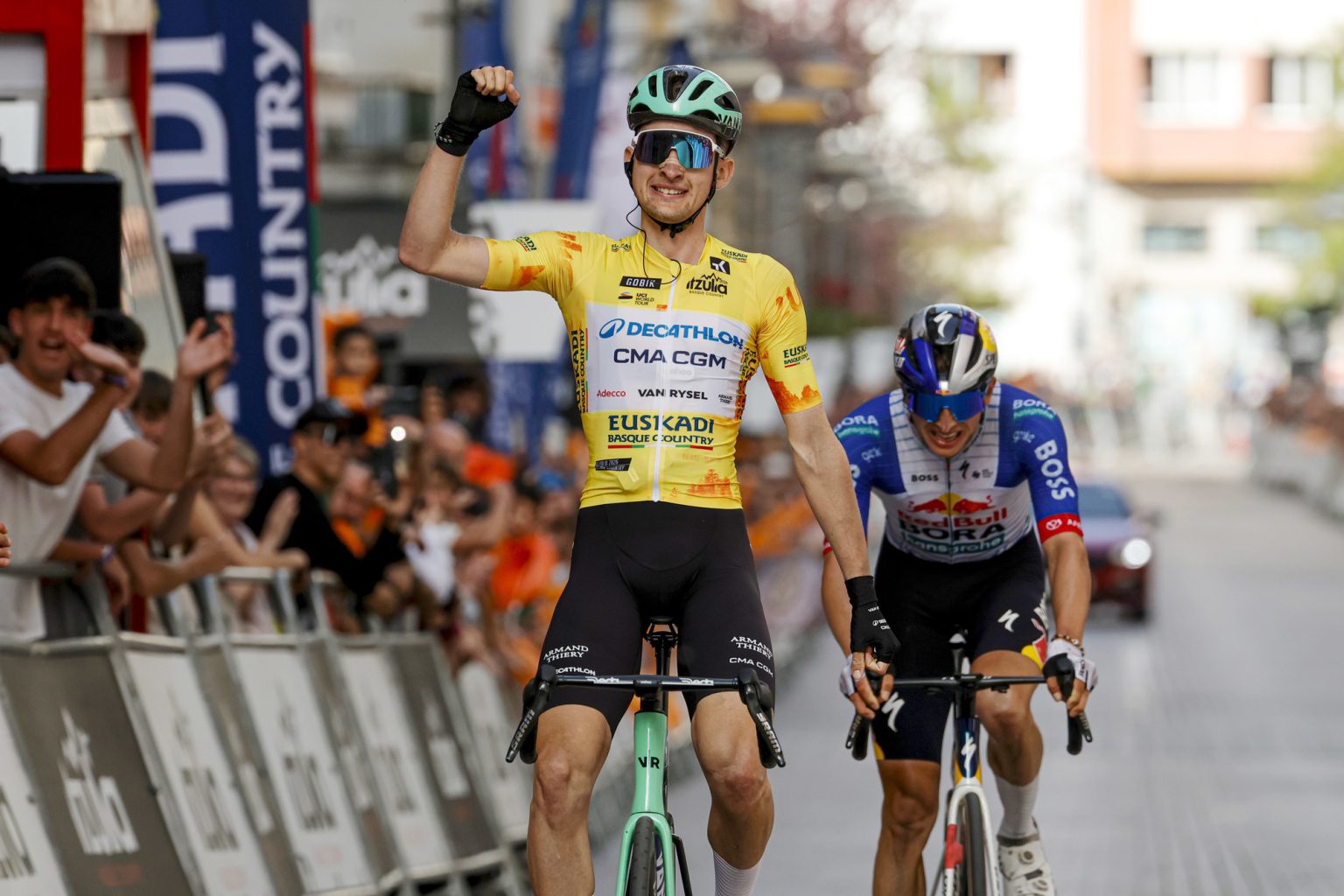 Paul Seixas wins the queen stage of the Itzulia — Itzulia Basque Country